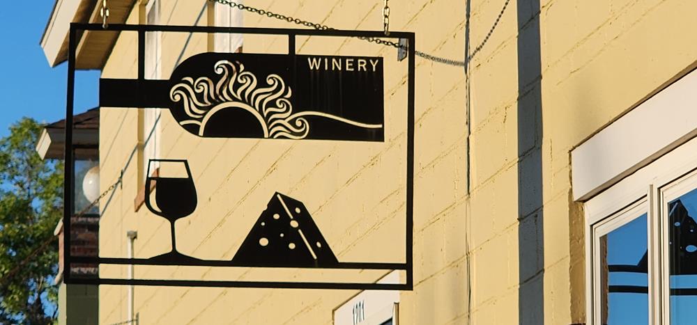 Sunset Point Winery, Stevens Point | State Trunk Tour